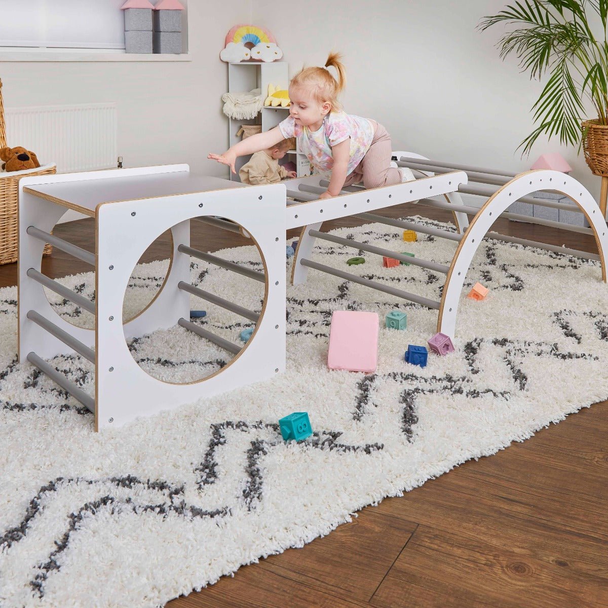 Rebo Pikler Style Climbing Cube with Ladder & Arch