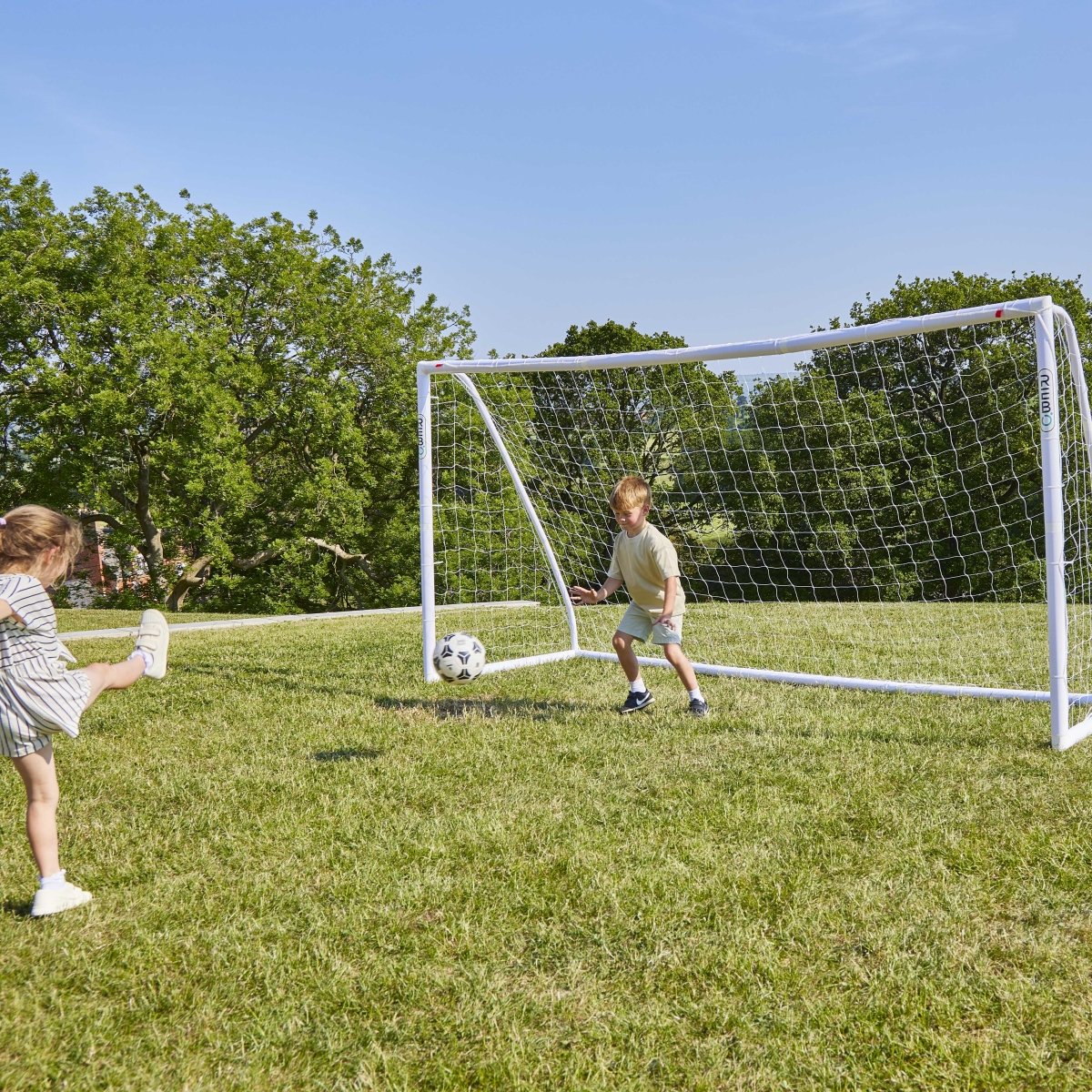 Rebo Portable PVC Locking Football Goal - 12 x 6FT